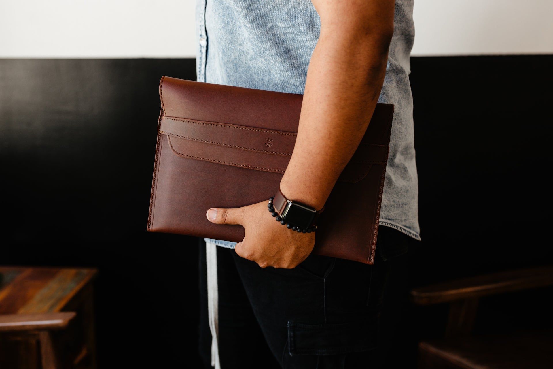 Full Grain Leather MacBook Sleeve Case - Chestnut Brown – Arrow & Board